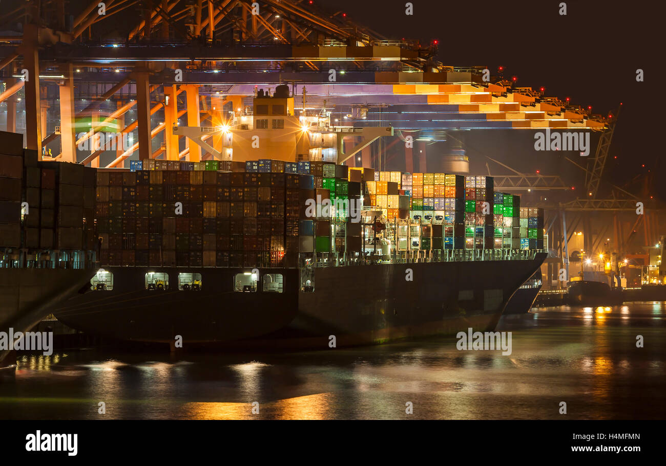 Big Container Ship in the Container Port at Hamburg at night Stock ...