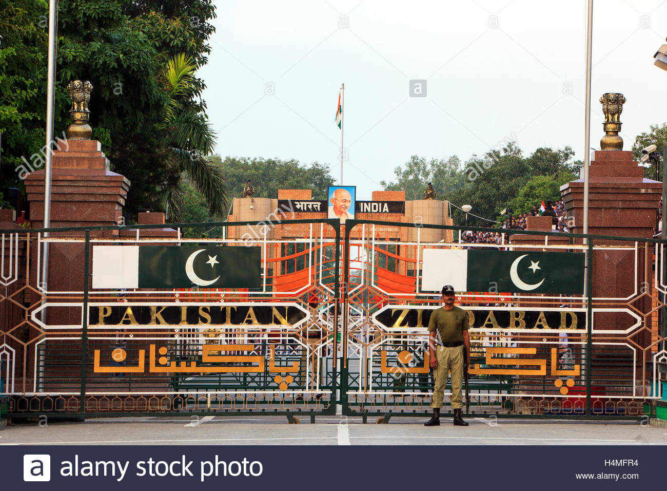 Pakistan Border Guard Stock Photos & Pakistan Border Guard Stock Images ...