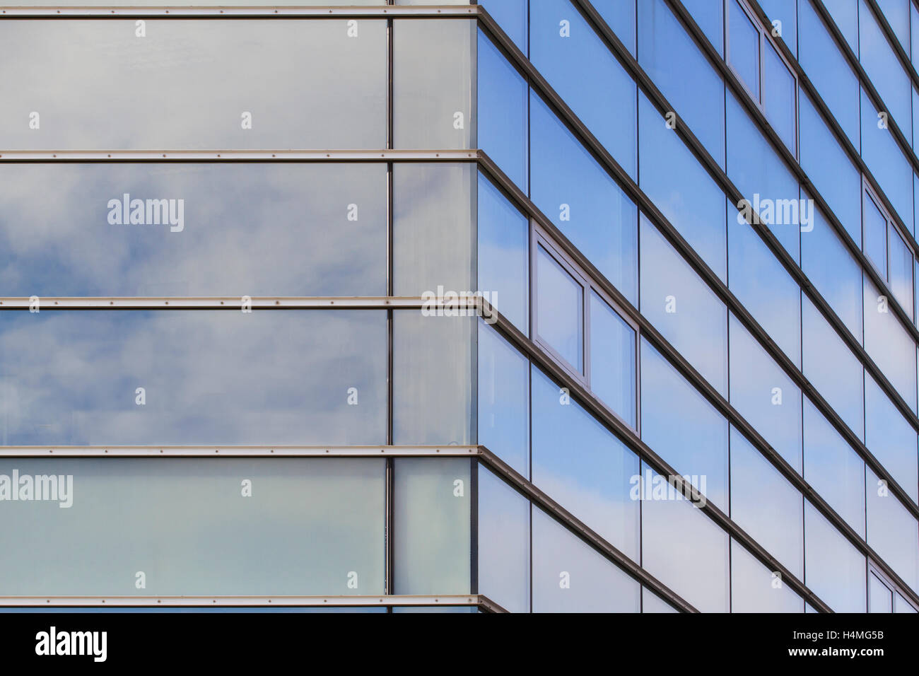 Glass fasade hi-res stock photography and images - Alamy