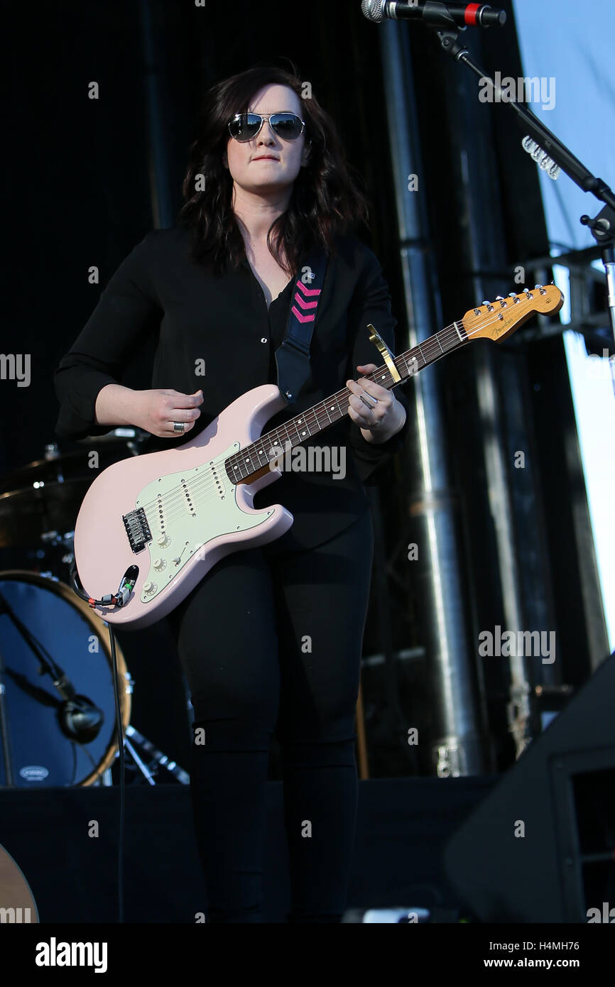 Brandy singer hi-res stock photography and images - Alamy