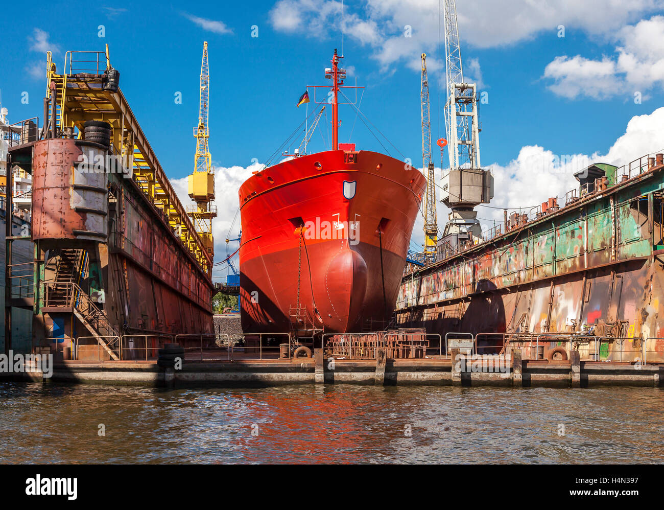 Cruise ship in dry dock hi-res stock photography and images - Alamy