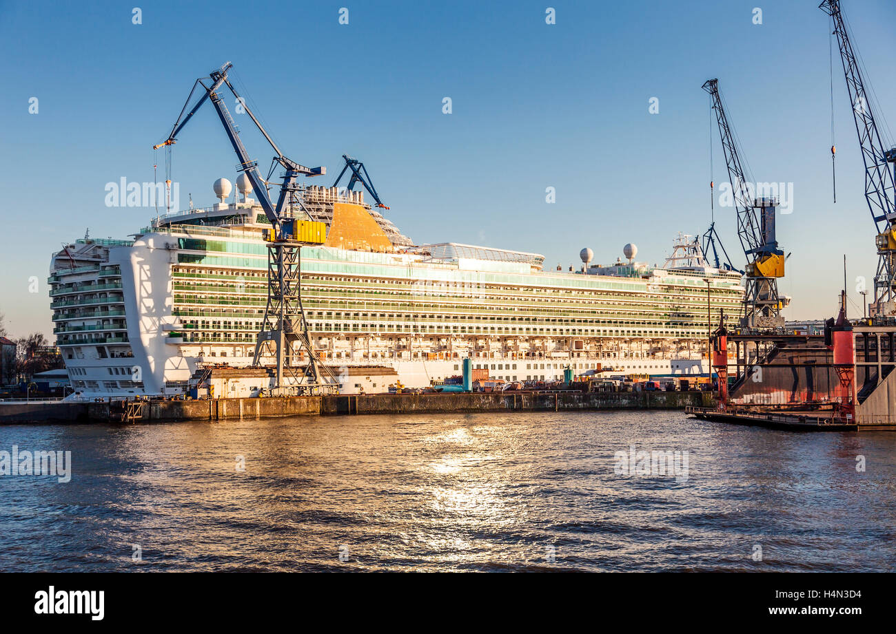 Cruise Ship in a Dry Dock; Port of Hamburg Stock Photo - Alamy