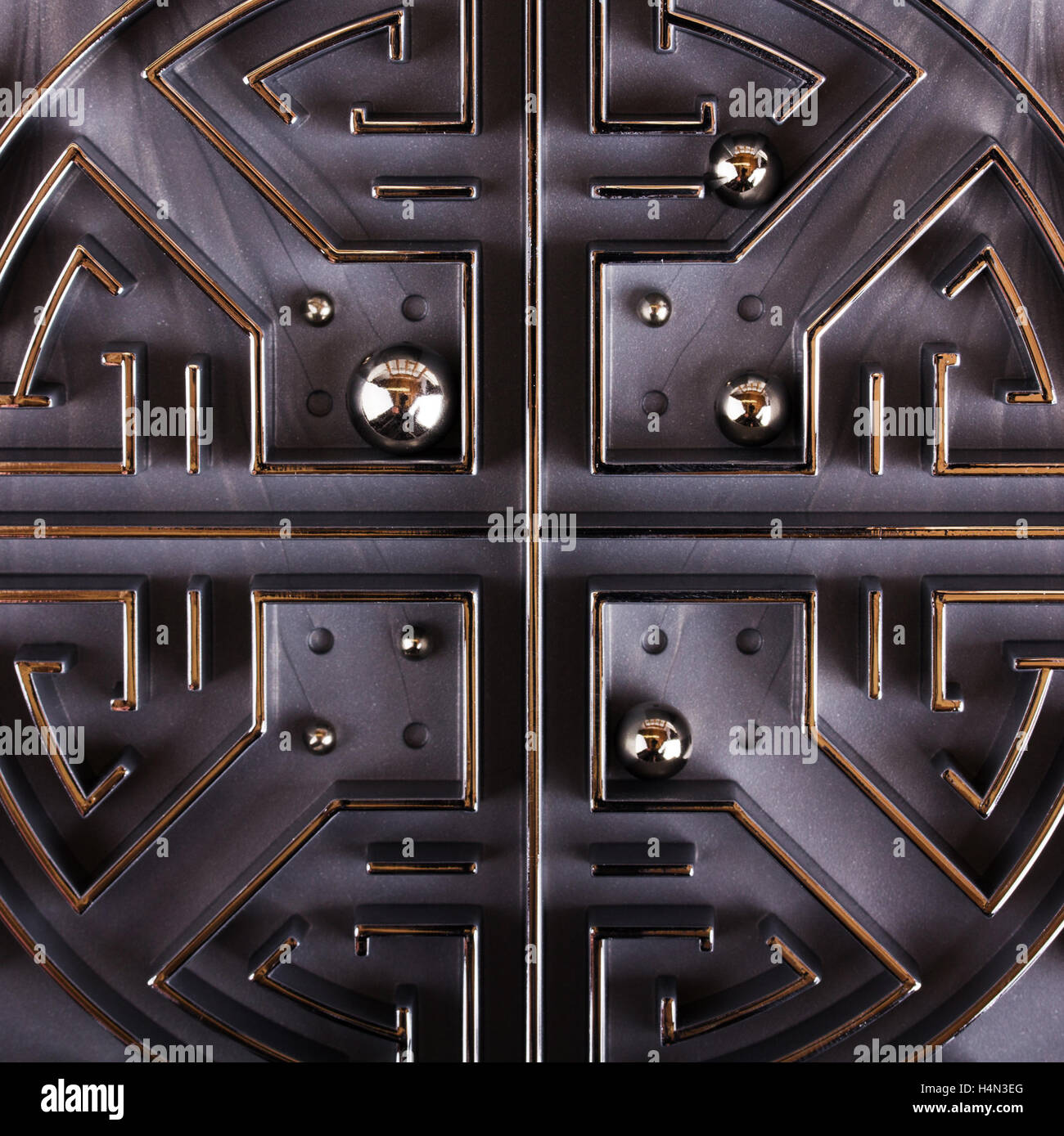 Grey maze hi-res stock photography and images - Alamy