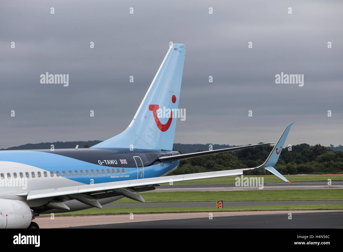 737 8k5 rear 3 4 view hi-res stock photography and images - Alamy