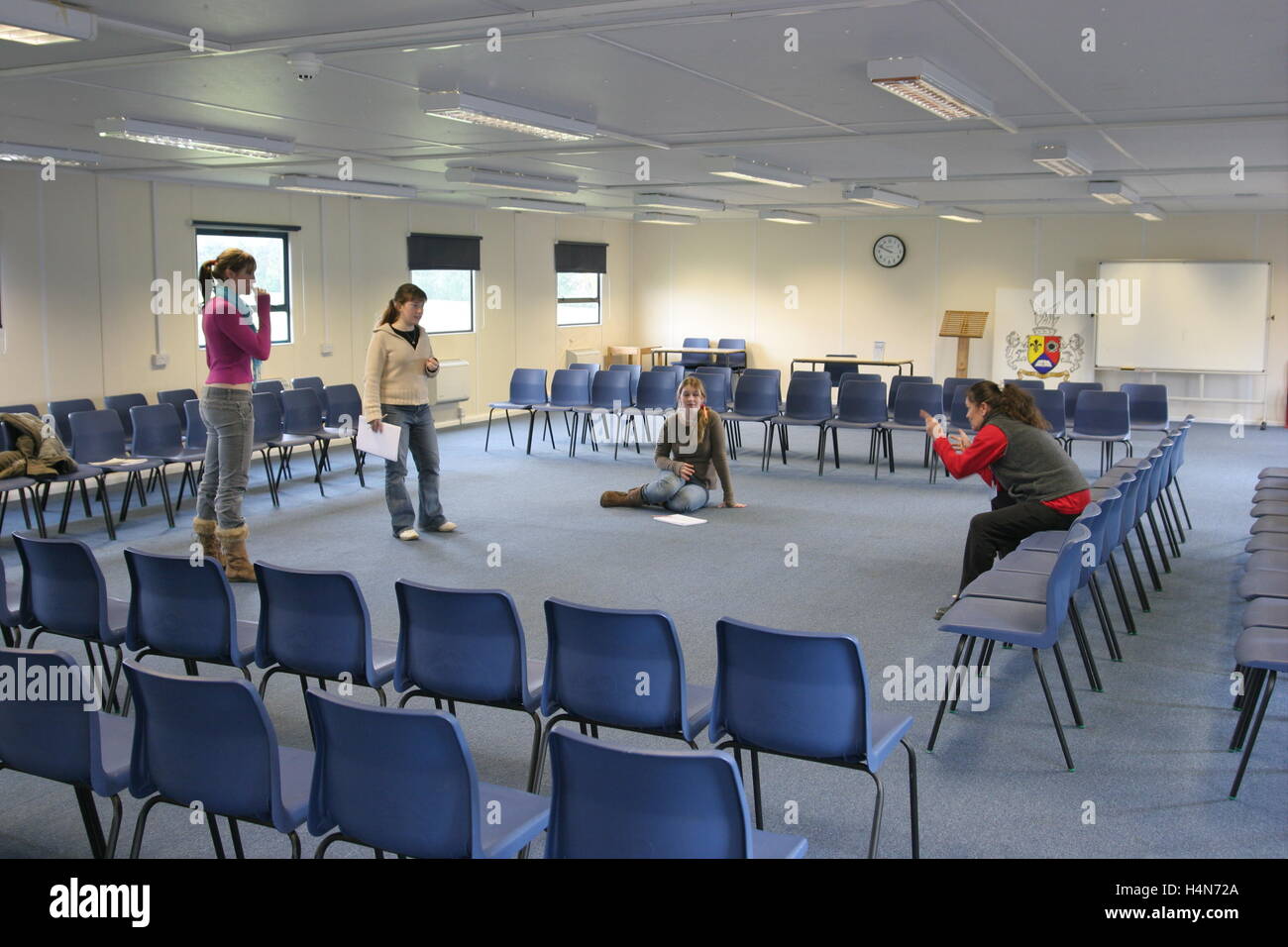 Drama lesson hi-res stock photography and images - Alamy