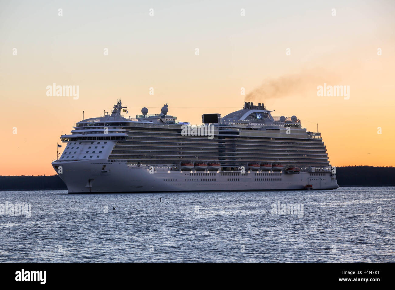 Regal Princess a Royal-class cruise ship operated by Princess Cruises ...