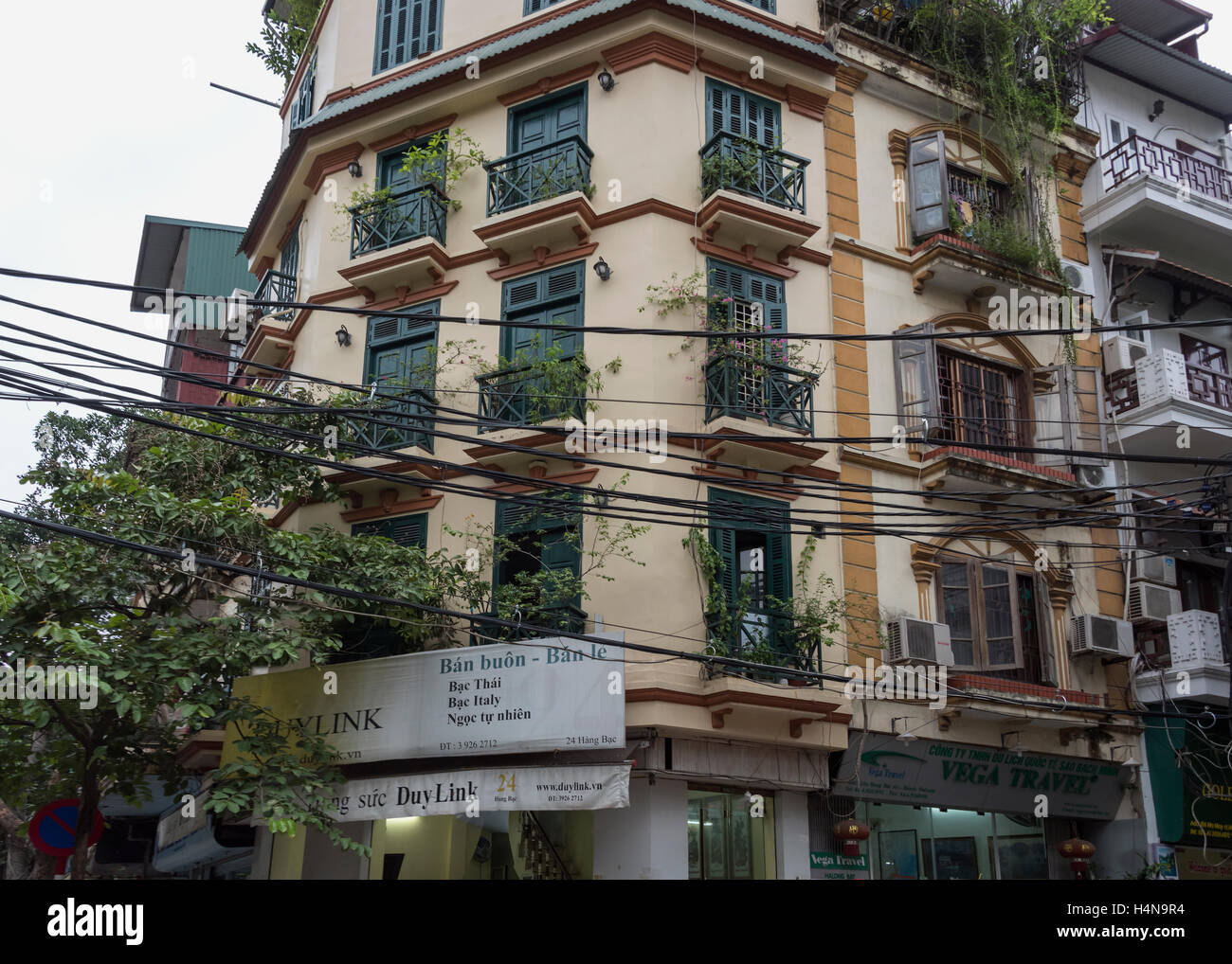 Old French colonial building, central Hanoi, Vietnam Stock Photo - Alamy