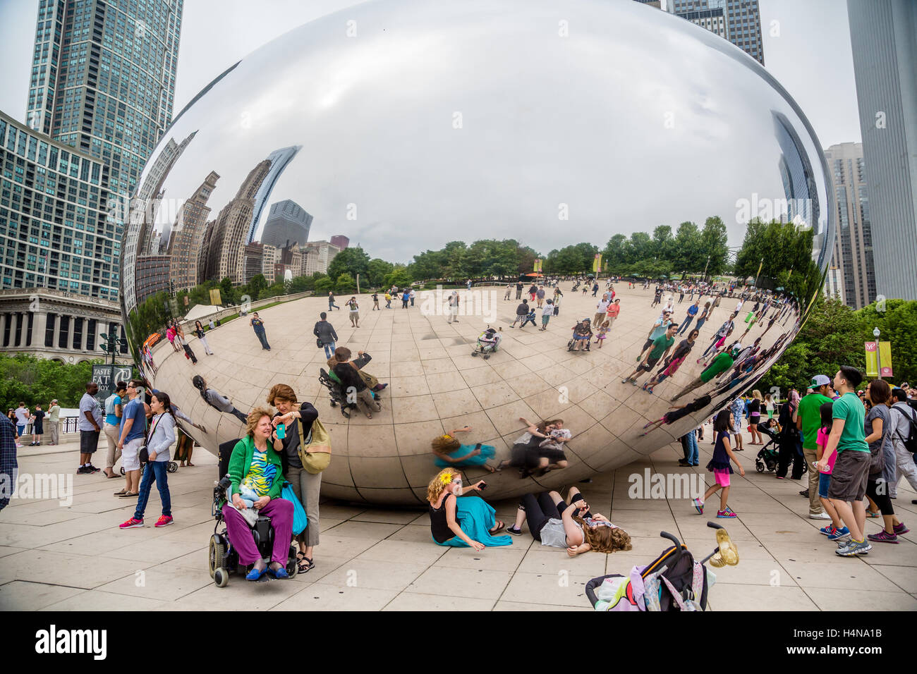Silver bean chicago hi-res stock photography and images - Alamy