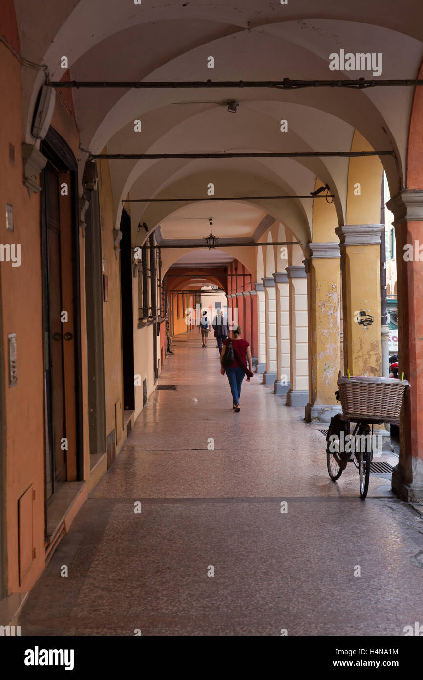Portico covered walkway hi-res stock photography and images - Alamy