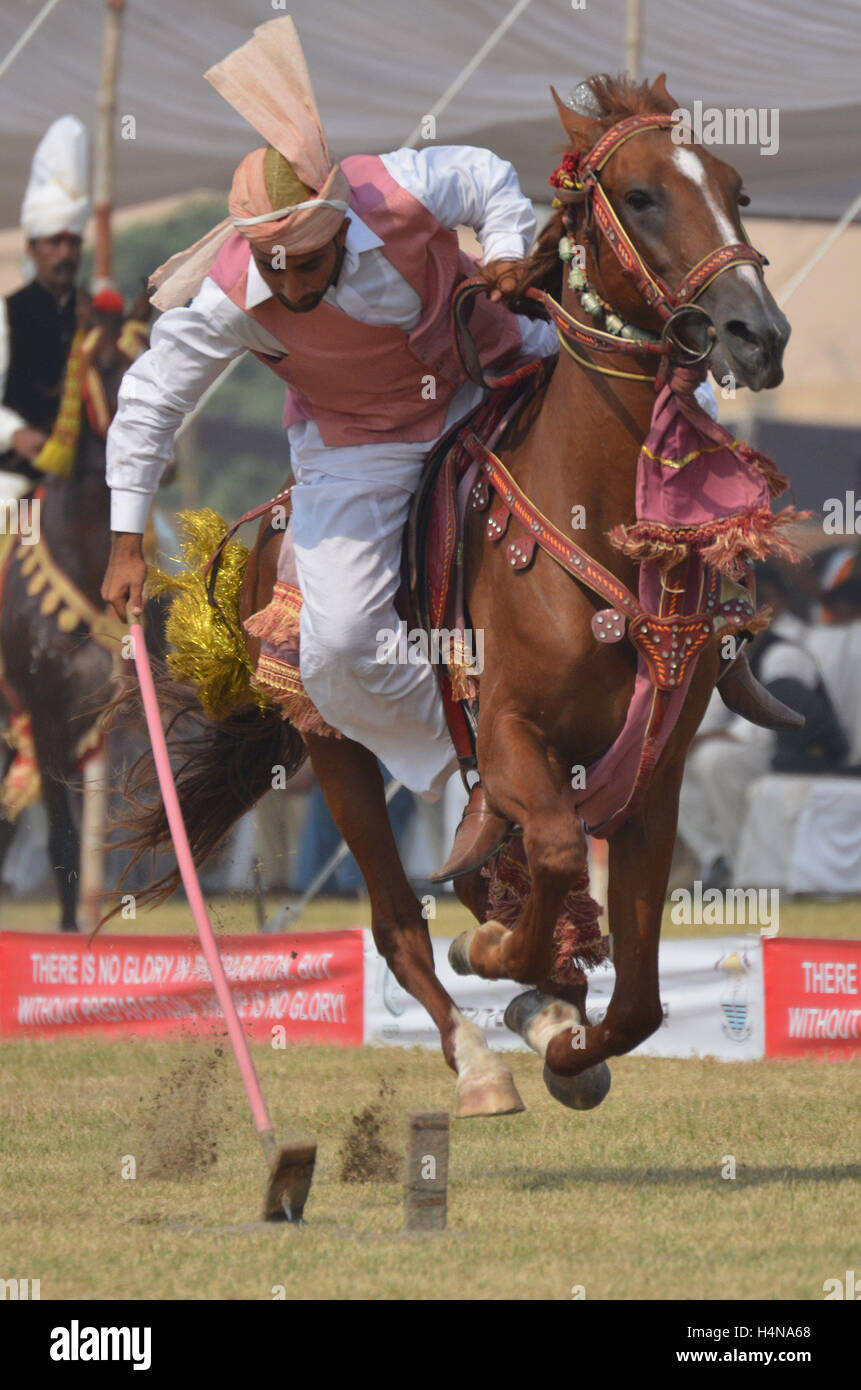 Lahore, Pakistan. 17th Oct, 2016. Pakistani horse rider player in ...