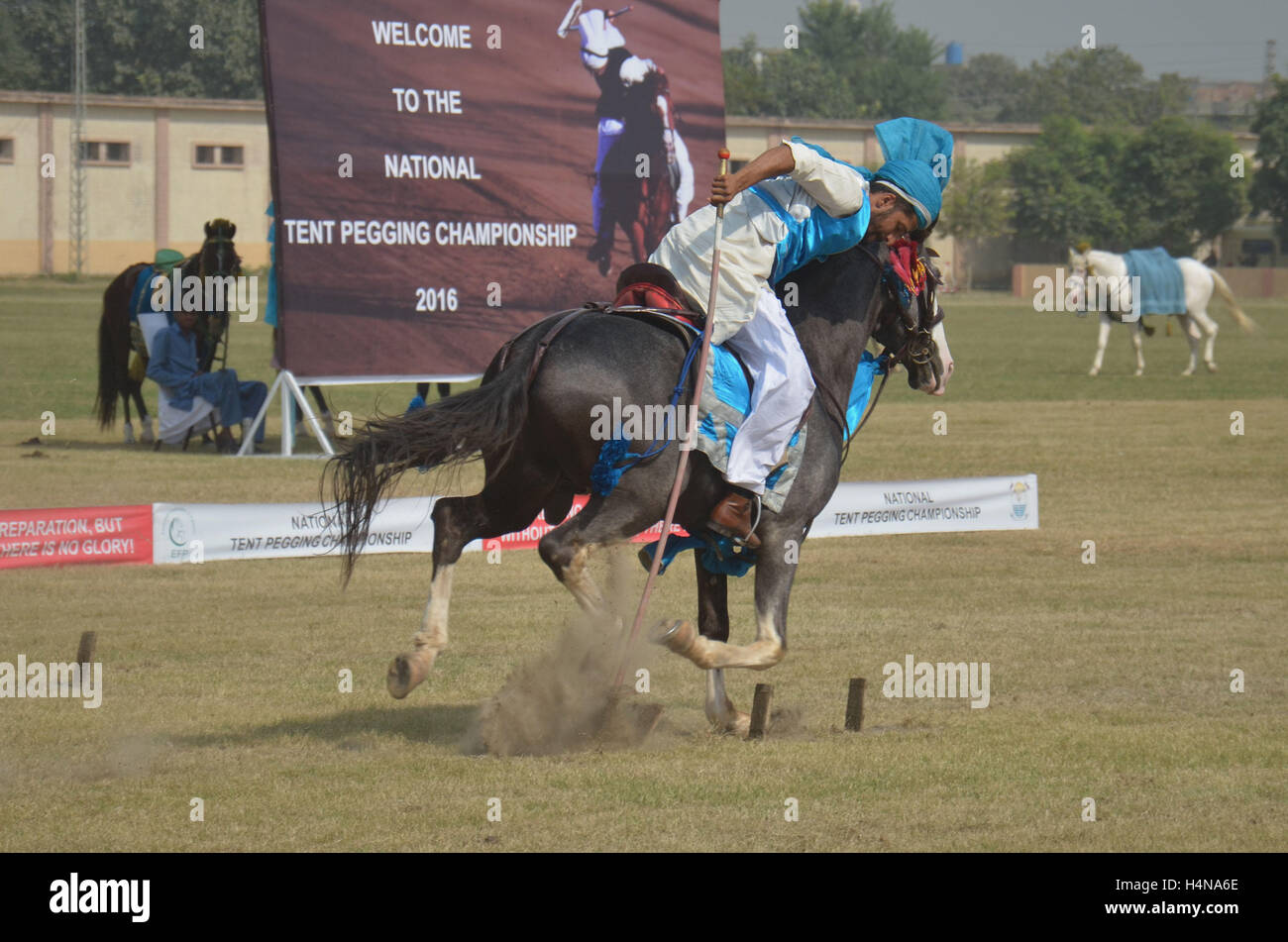 Lahore, Pakistan. 17th Oct, 2016. Pakistani horse rider player in ...