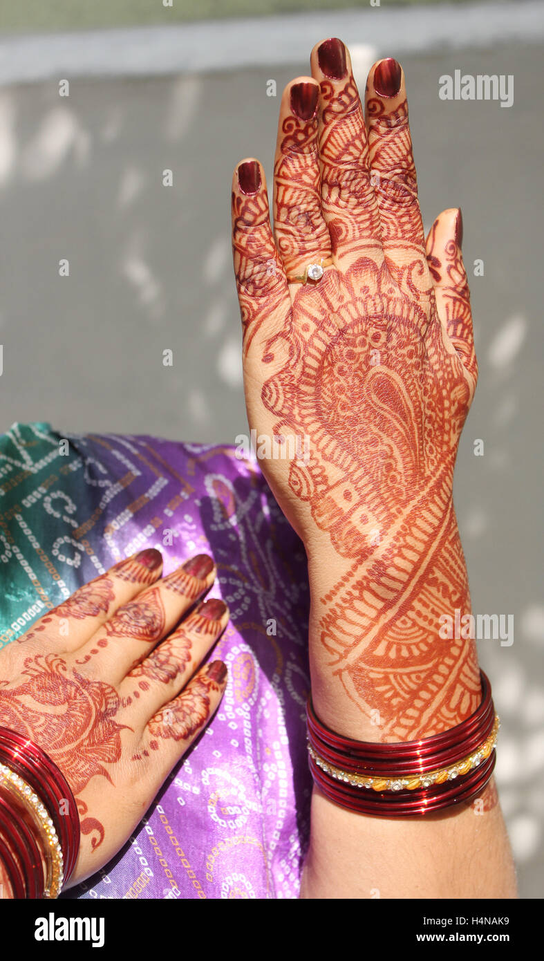 Mehandi design hi-res stock photography and images - Alamy