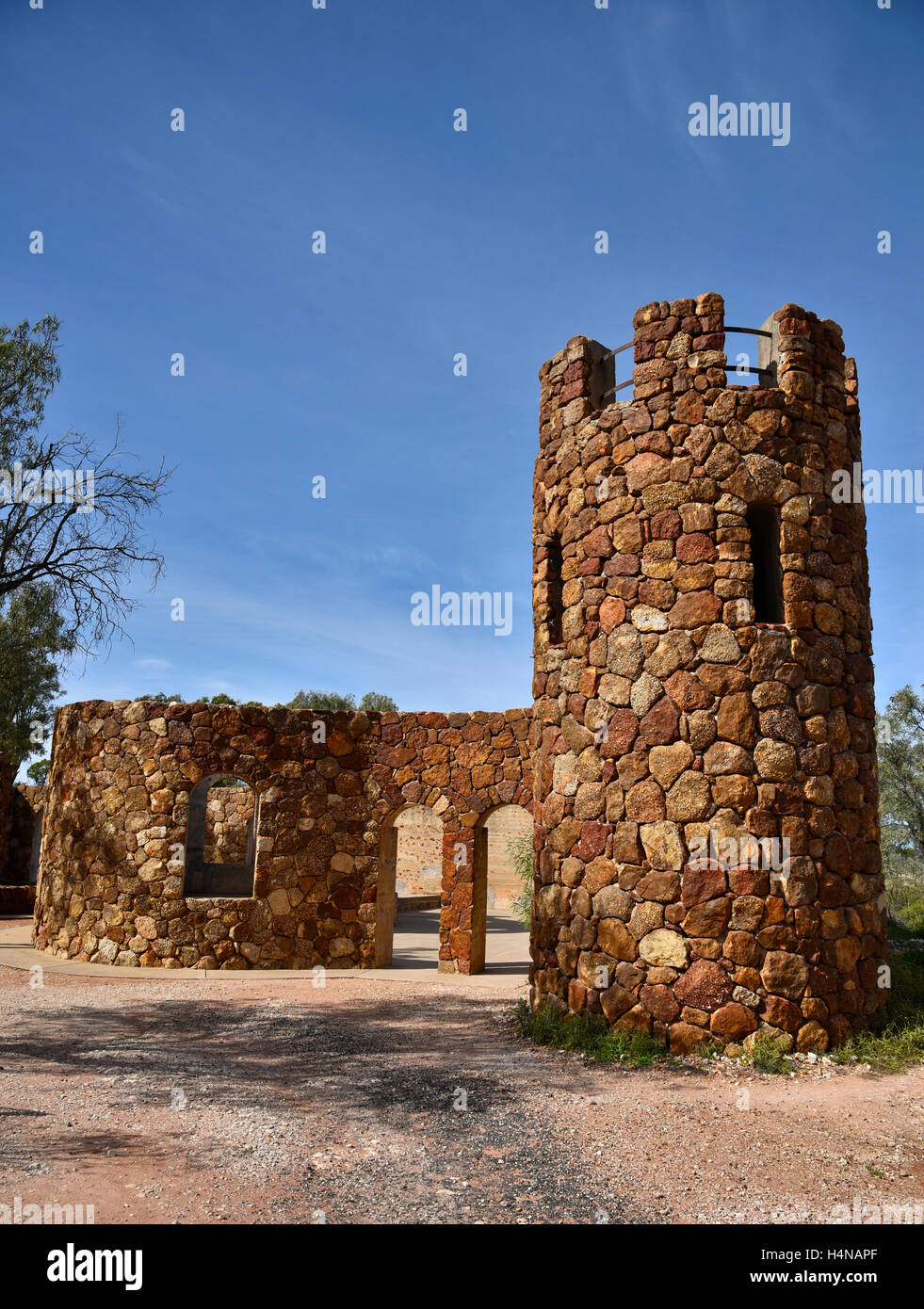 Amigo's Castle built illegally in lightning ridge out of local ...