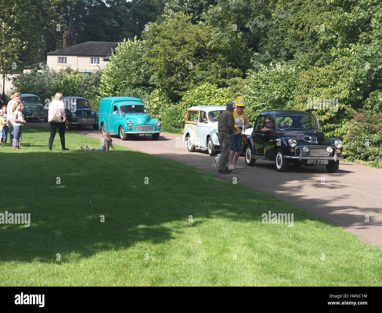 Classic Morris Minor vehicles from the local Morris Minor owners club ...