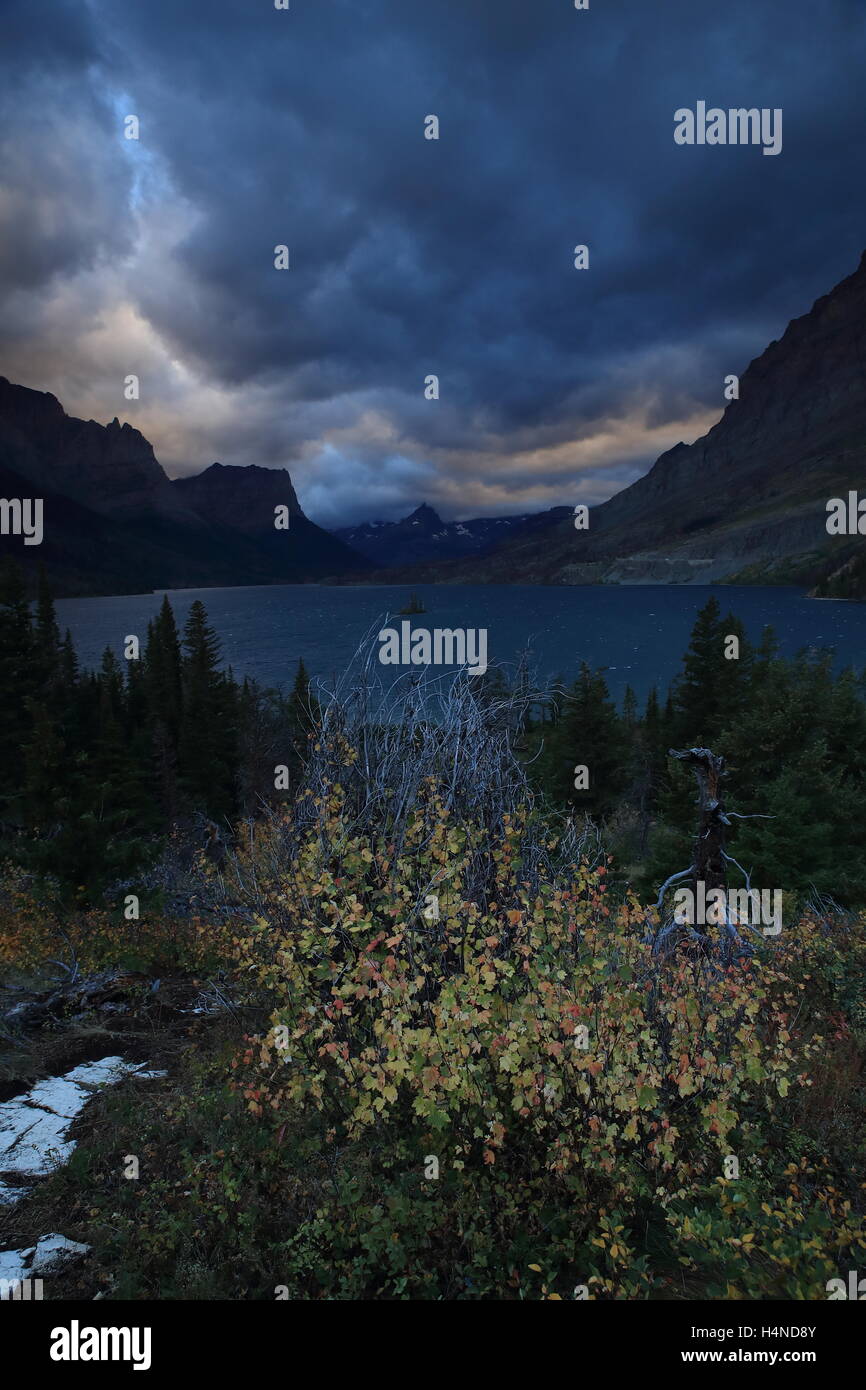 Saint Mary Lake in Glacier National Park, Montana, USA Stock Photo - Alamy