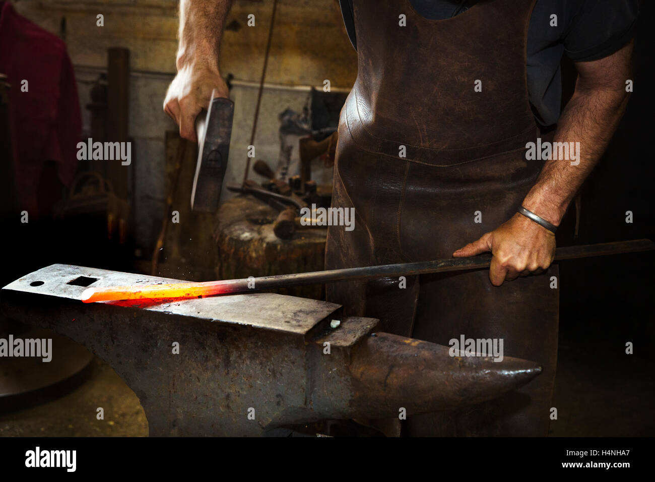 Molten metal jewelry blacksmith hi-res stock photography and images - Alamy