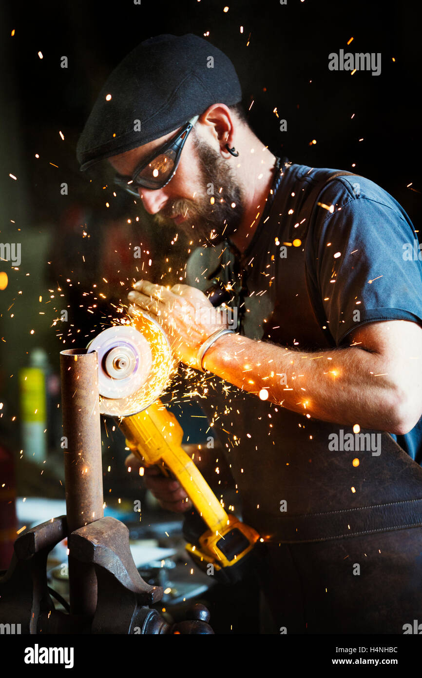Cut pipe hi-res stock photography and images - Alamy