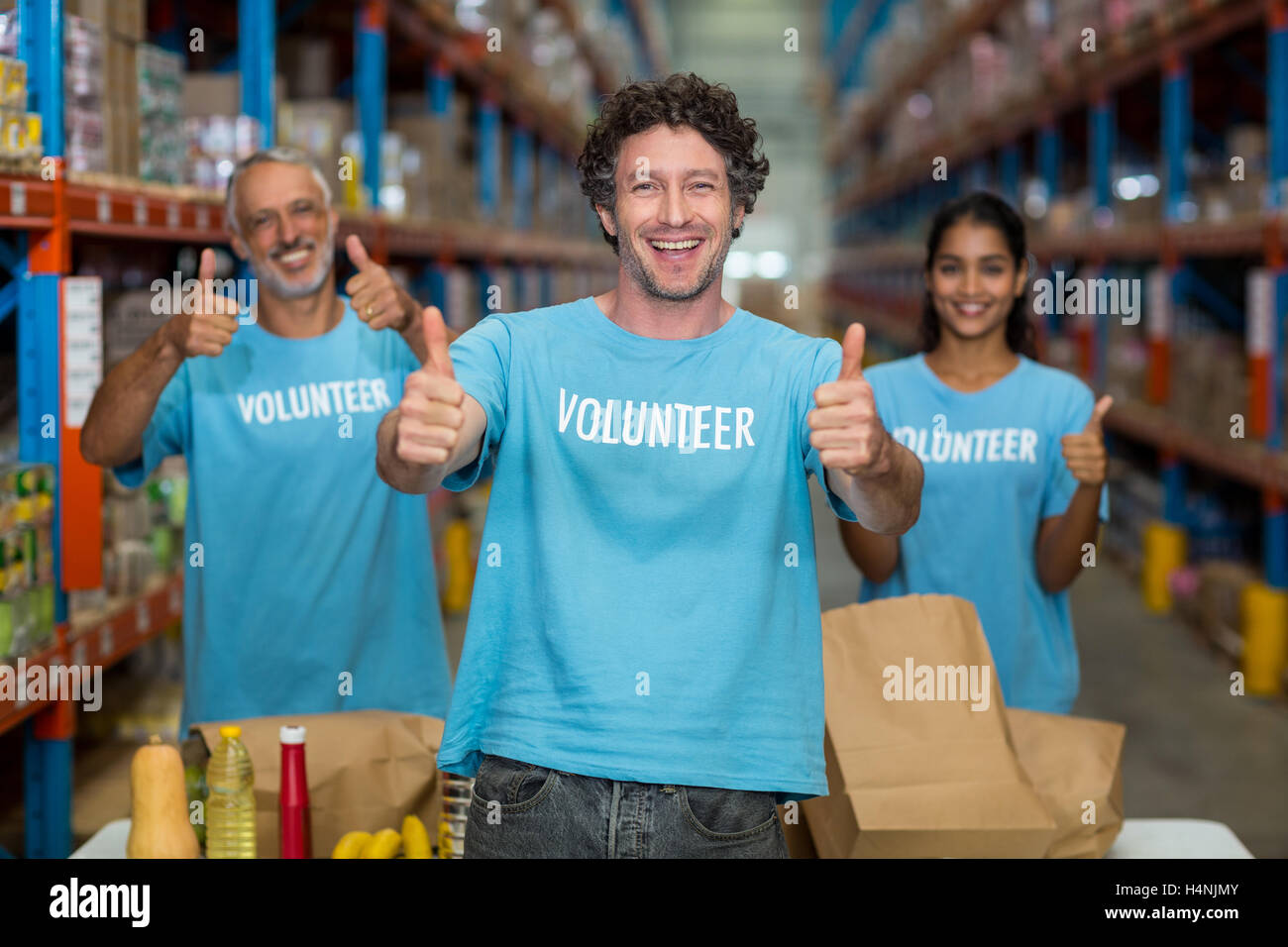 Showing their goods hi-res stock photography and images - Alamy