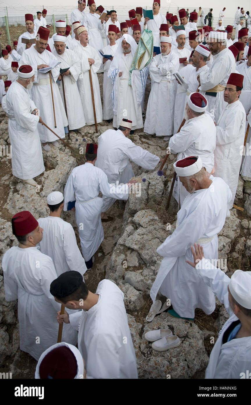 Members samaritan sect taking part hi-res stock photography and images ...