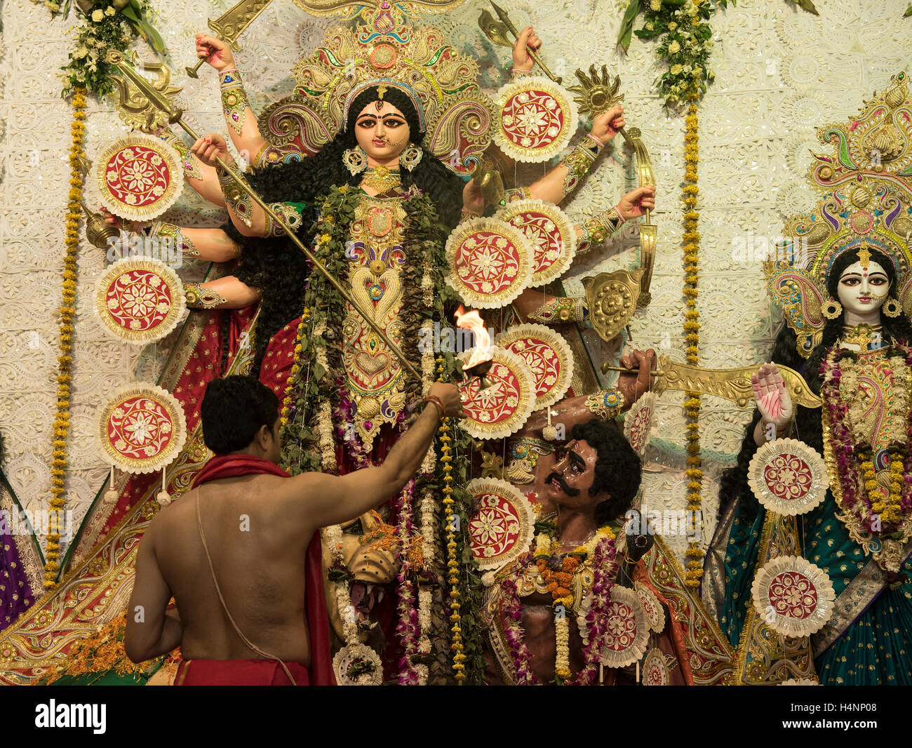 Female indian goddess deity statue hi-res stock photography and images ...