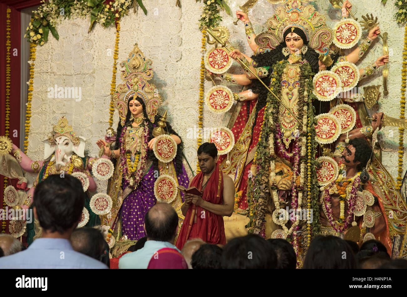 Female indian goddess deity statue hi-res stock photography and images ...