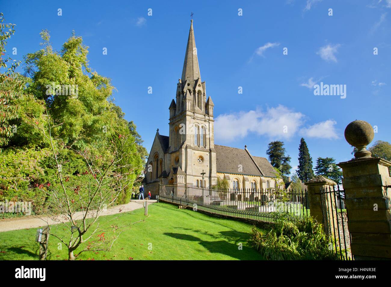 St marys church batsford hi-res stock photography and images - Alamy