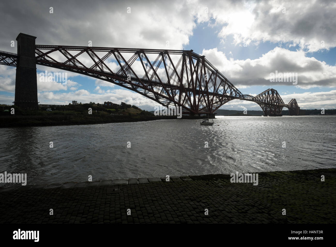 The Forth Rail Bridge, North Queensferry, Fife, Scotland Stock Photo ...