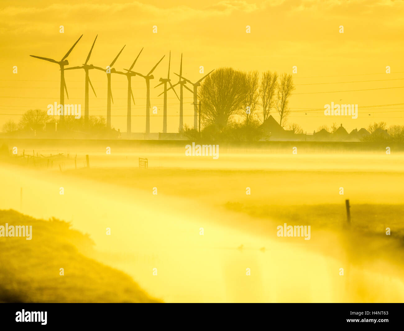 Windmills spinning wind farm in hi-res stock photography and images - Alamy