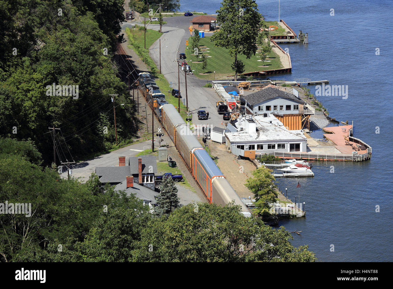 Hudson river railroad hi-res stock photography and images - Alamy