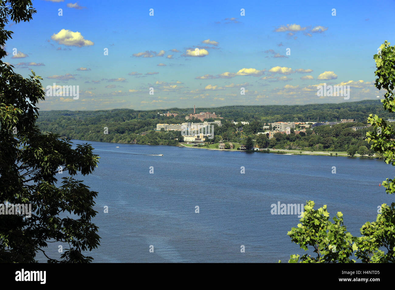 Hudson river buildings hi-res stock photography and images - Alamy
