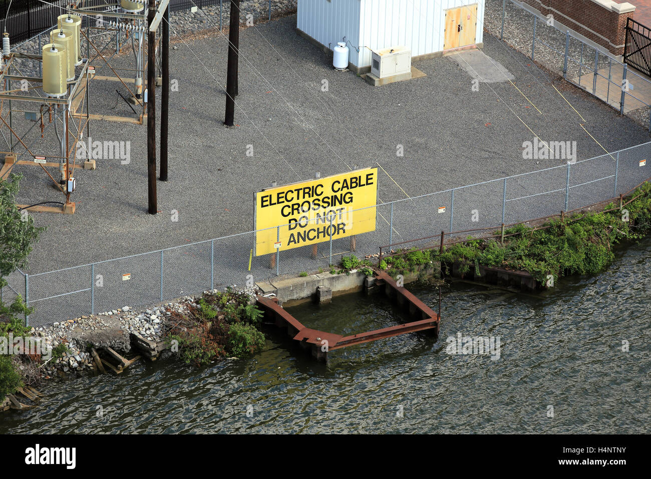 Underwater cable warning sign hi-res stock photography and images - Alamy