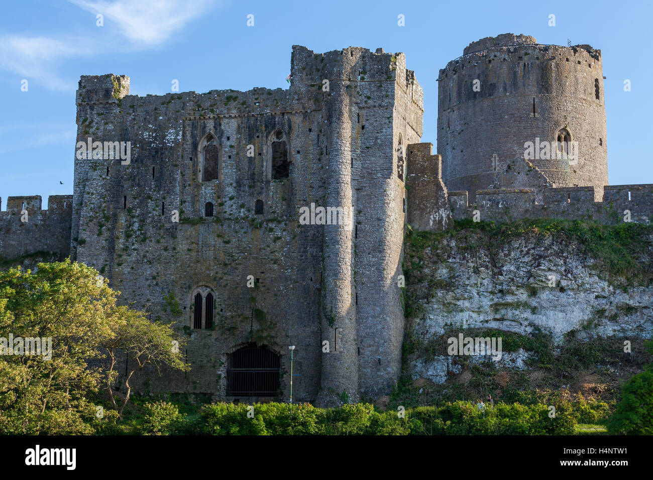 Pembroke castle hi-res stock photography and images - Alamy