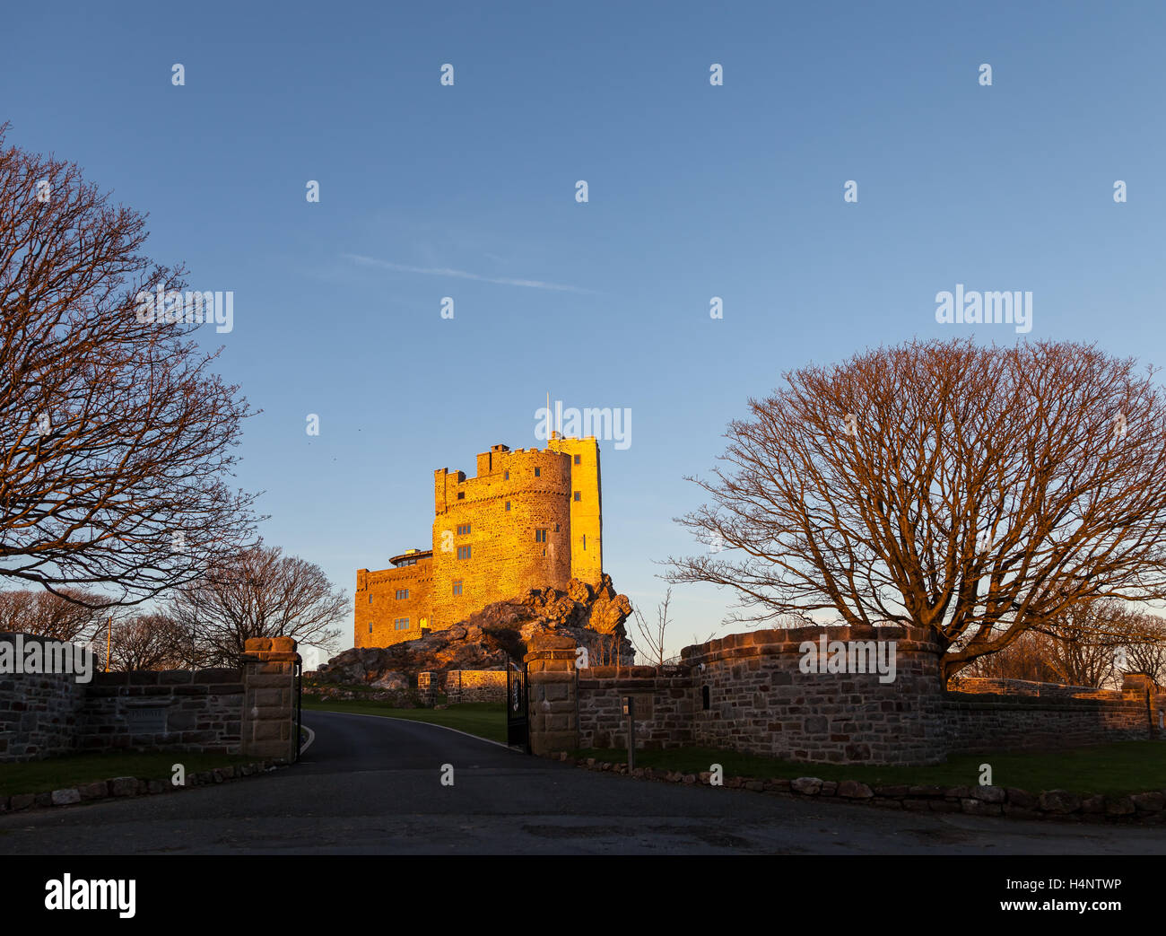 Roch Castle, Roch, Pebrokeshire, Wales, UK Stock Photo - Alamy