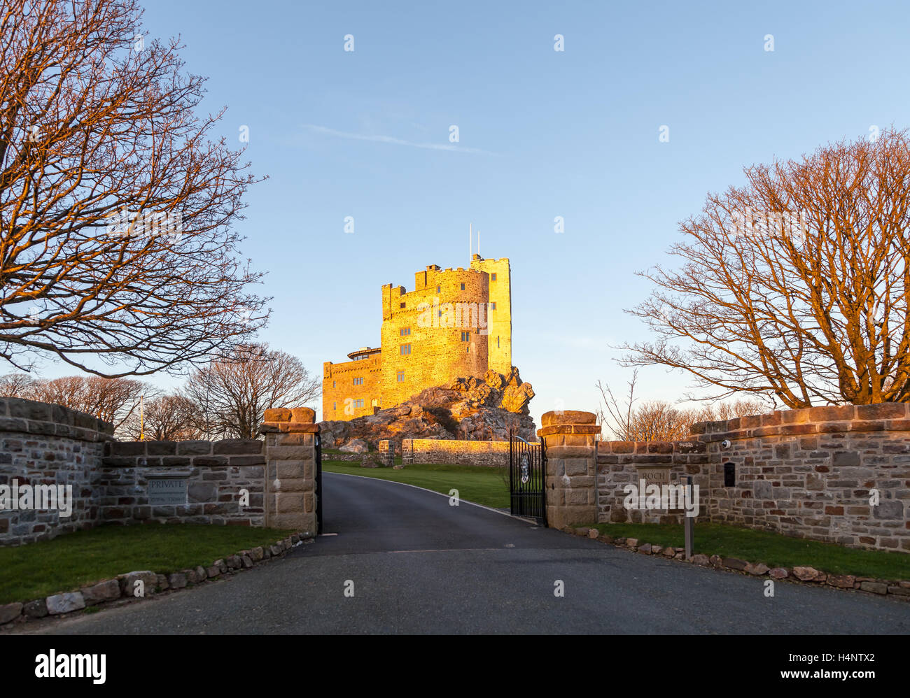 Roch Castle, Roch, Pebrokeshire, Wales, UK Stock Photo - Alamy