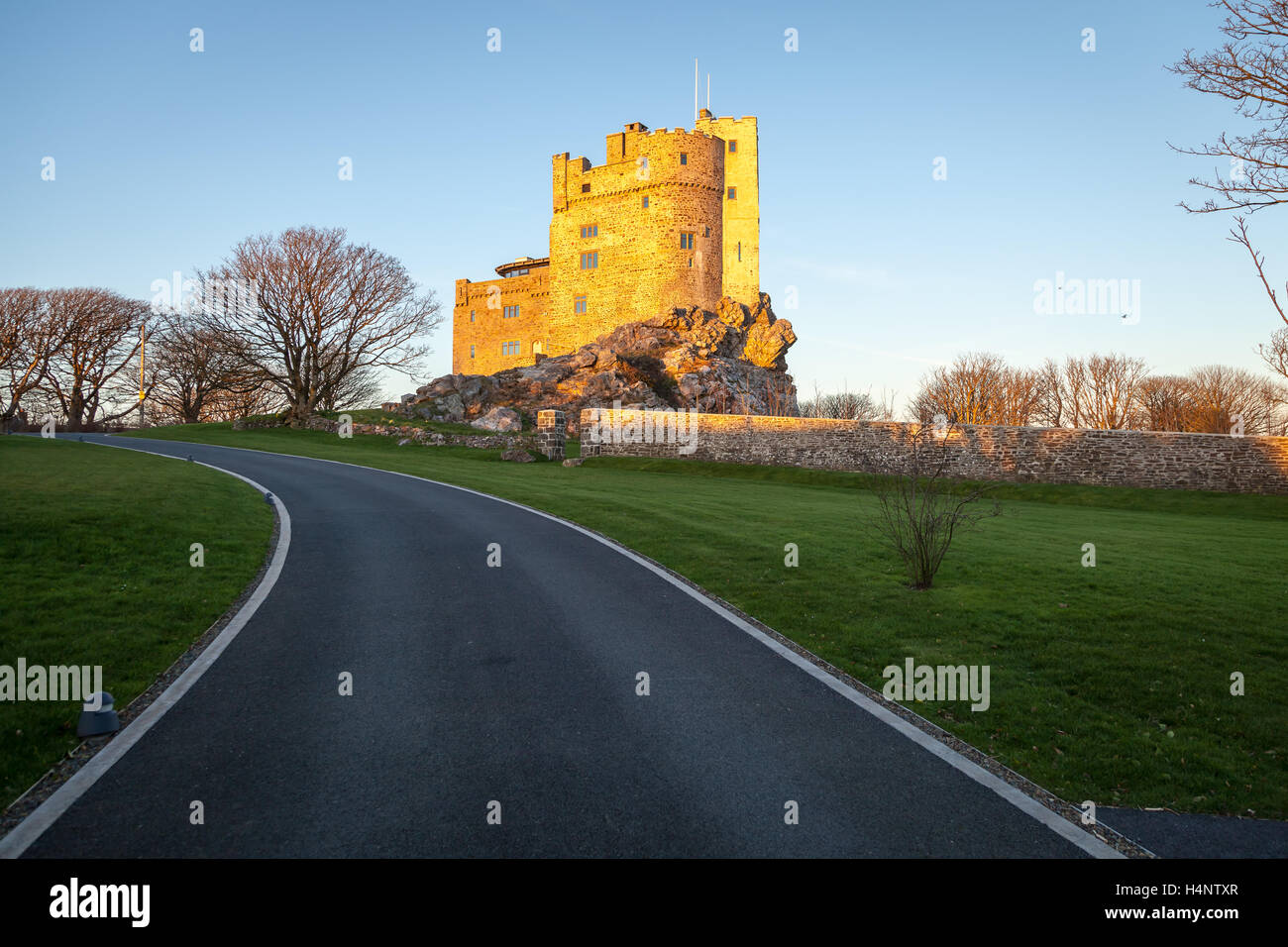 Roch castle wales High Resolution Stock Photography and Images - Alamy