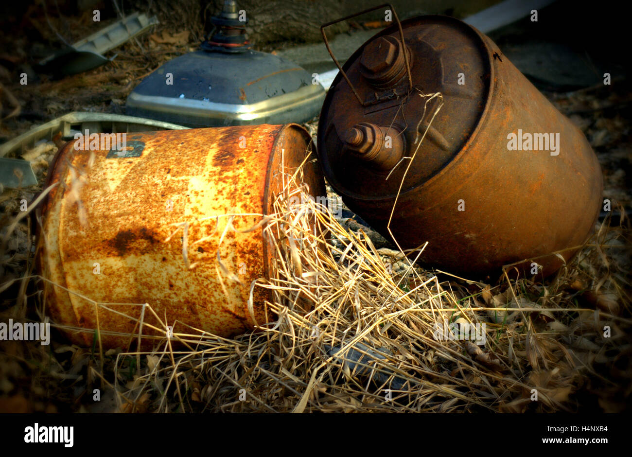 Vintage garbage cans hi-res stock photography and images - Alamy