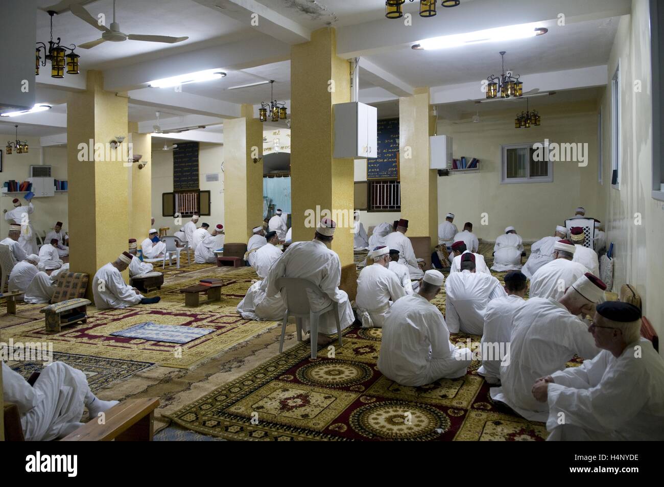 Members of the Samaritan sect pray to mark the Shavuot "Feast of Weeks ...