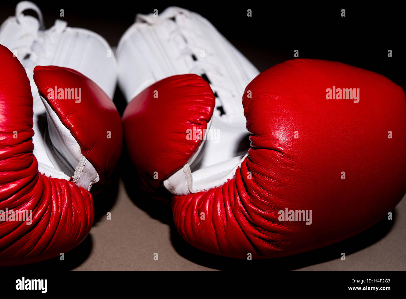 Red boxing gloves Stock Photo - Alamy