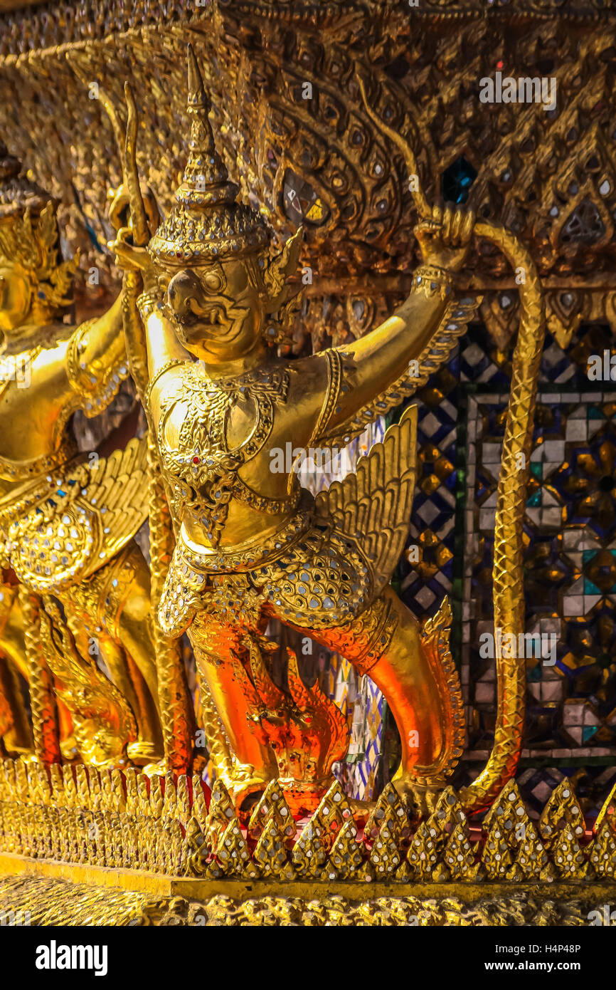 Garuda Statue Image Stock Photo - Alamy