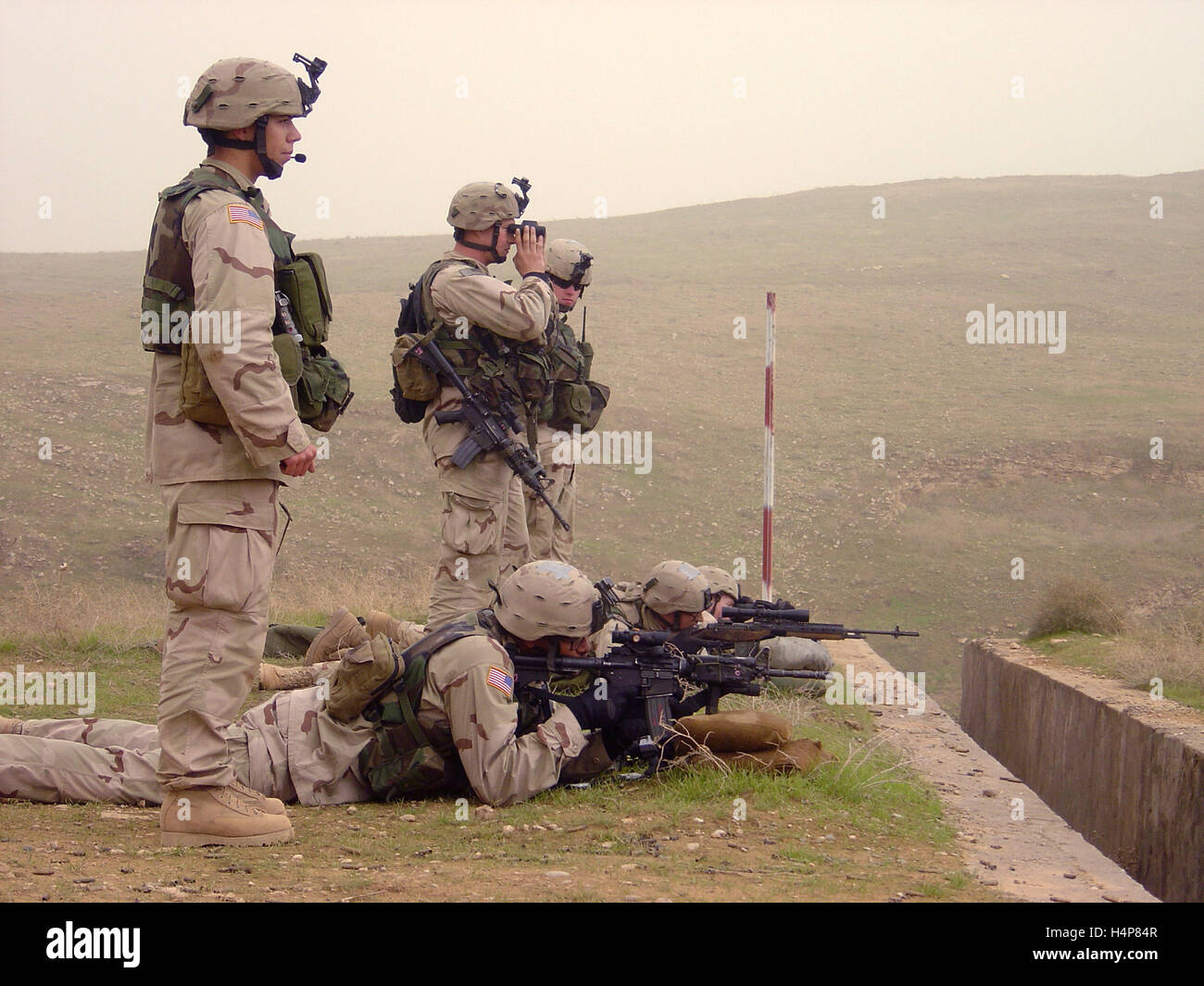 27th November 2004 U.S. Army soldiers of "Deuce Four" on the firing ...