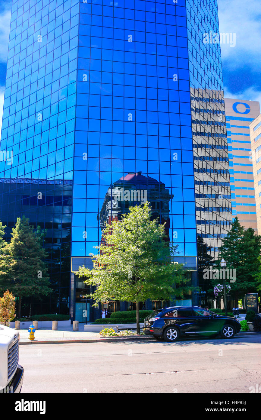 Fifth third bank building in hi-res stock photography and images - Alamy