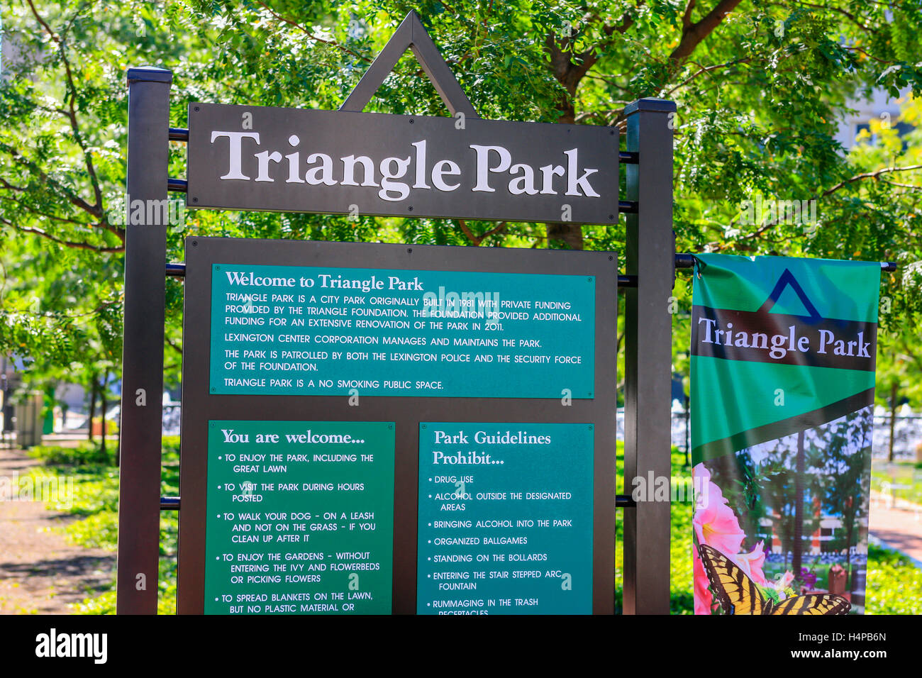 Triangle Park sign in downtown Lexington KY Stock Photo - Alamy