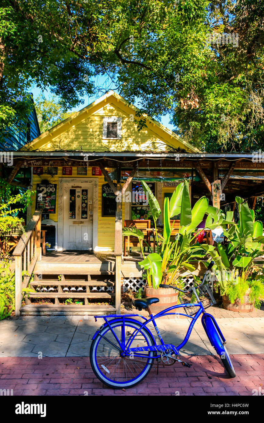 Green turtle inn hi-res stock photography and images - Alamy