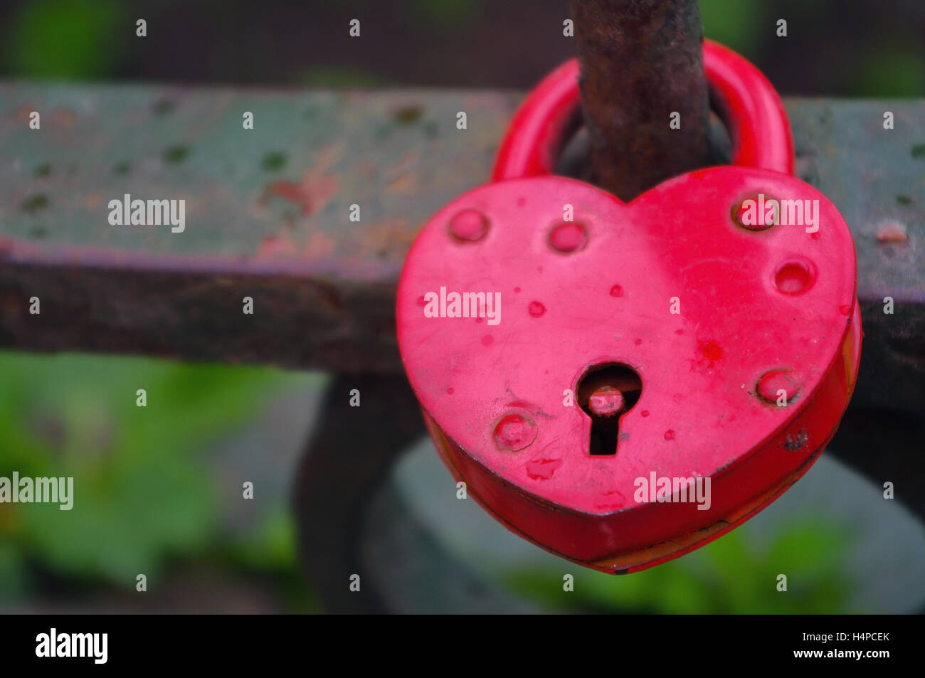 Couple bridge heart by hand hi-res stock photography and images - Alamy