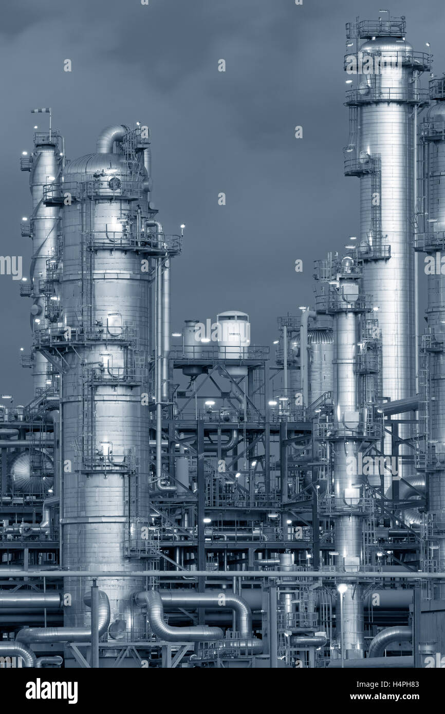 Oil Refinery Towers High Resolution Stock Photography and Images - Alamy