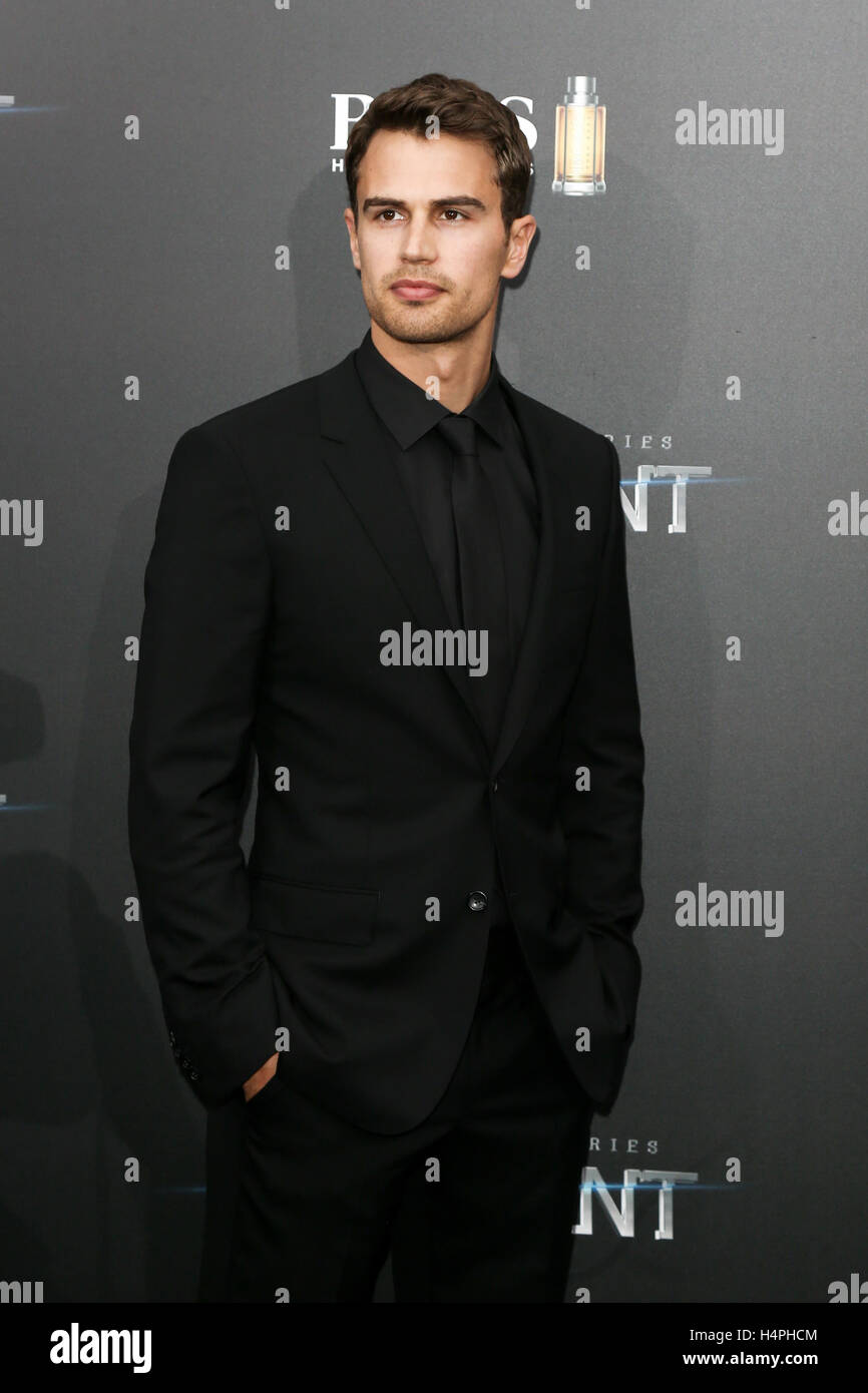 Theo james hi-res stock photography and images - Alamy