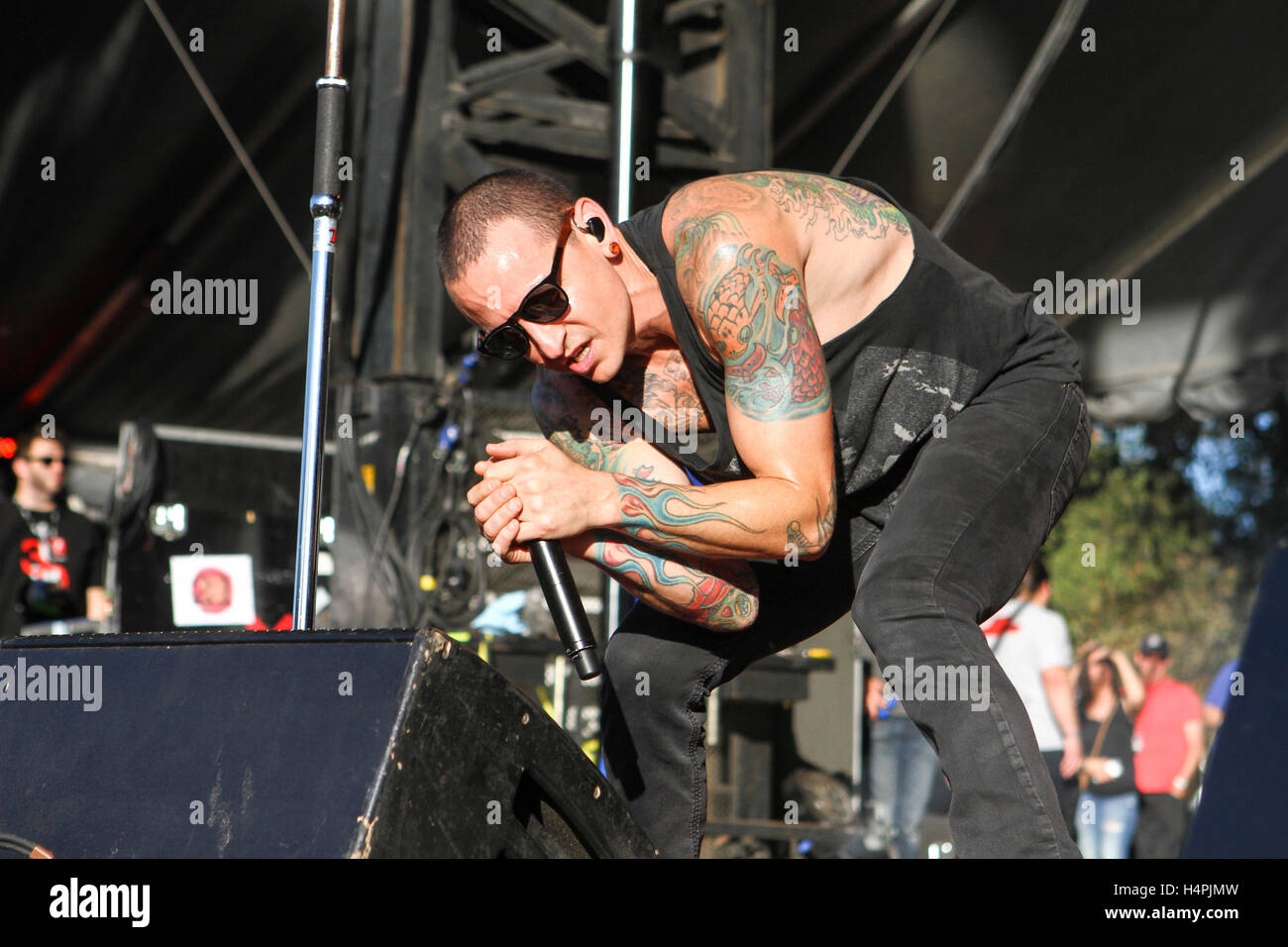 Chester bennington hi-res stock photography and images - Alamy