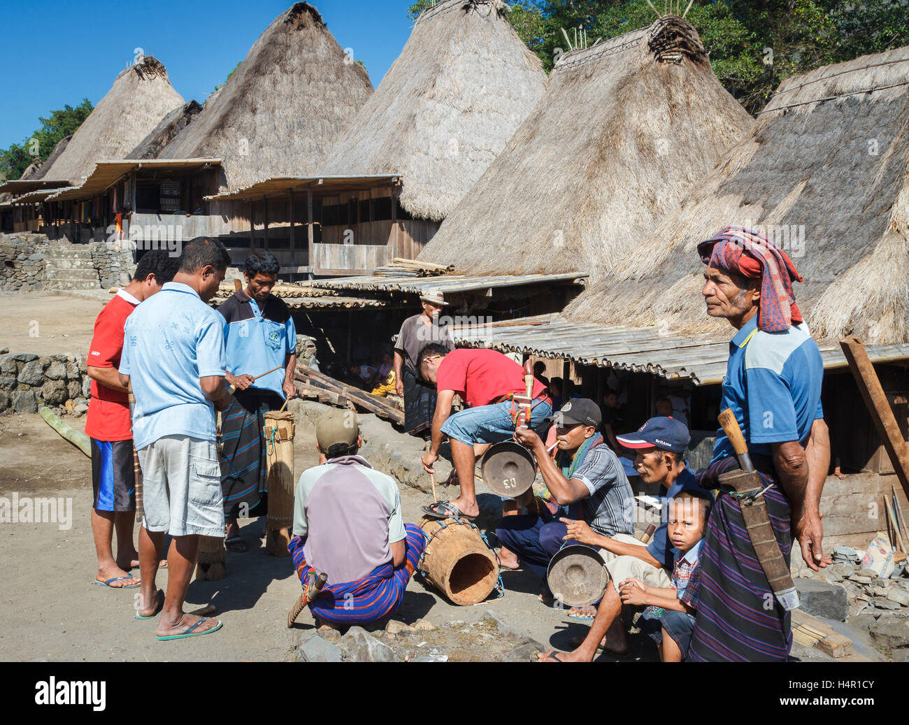 Stone age tribe hi-res stock photography and images - Alamy