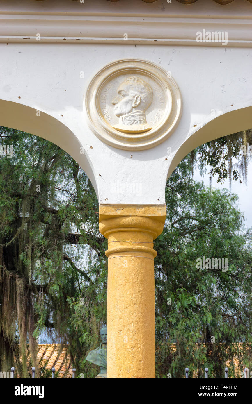 Column arches hi-res stock photography and images - Alamy