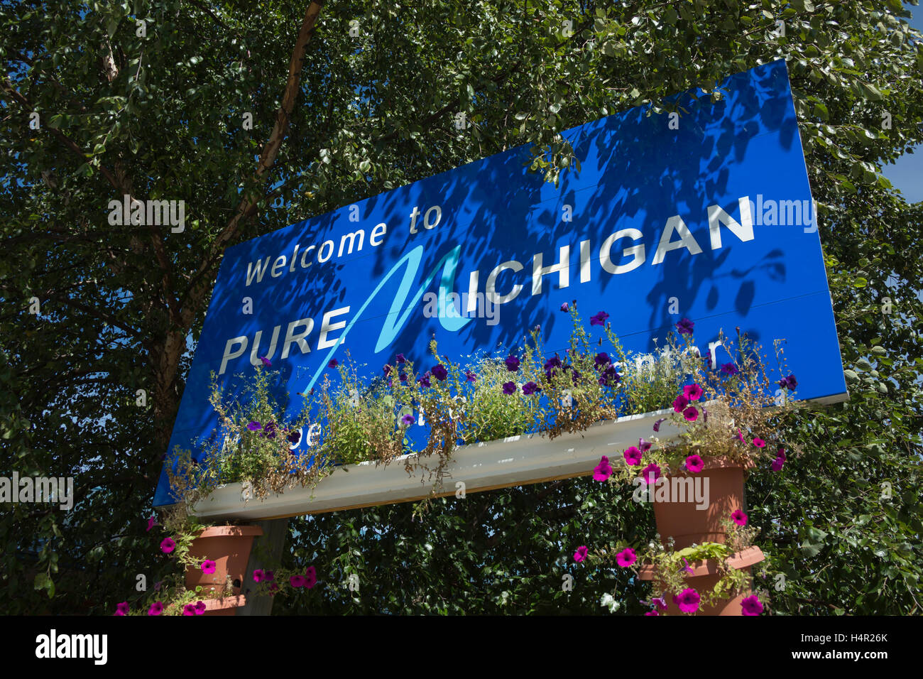 WELCOME TO PURE MICHIGAN SIGN (©MICHIGAN ECONOMIC DEVELOPMENT CORP 2016 ...